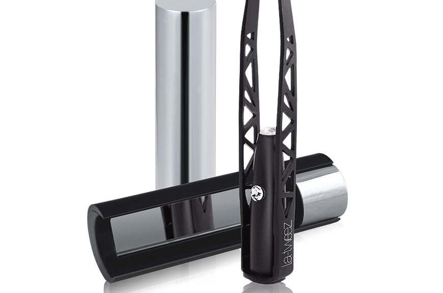 La-Tweez Pro Illuminating Tweezers Must Have – FAB FIVE LIFESTYLE